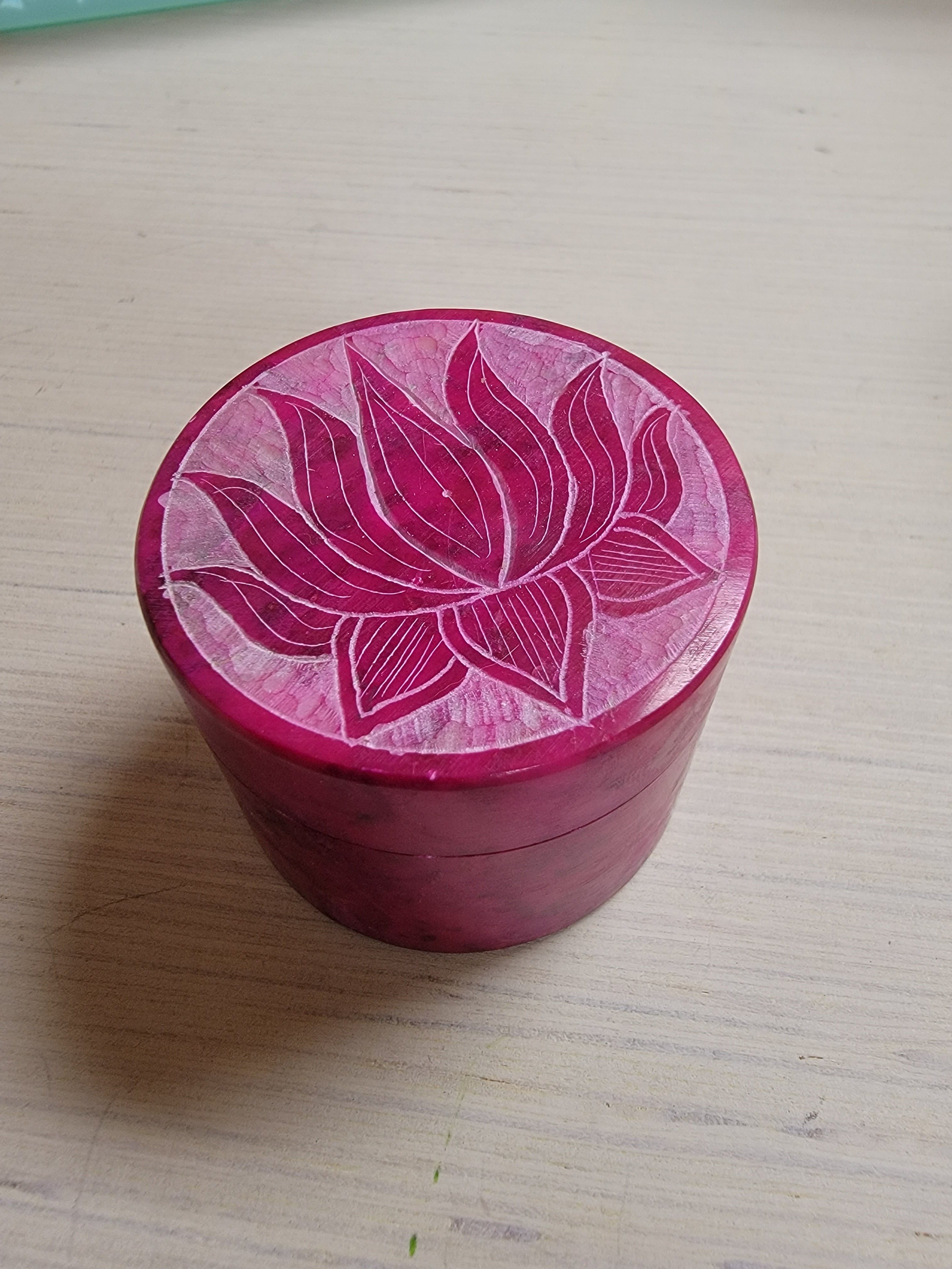 2" Lotus Box – Divine Intentions